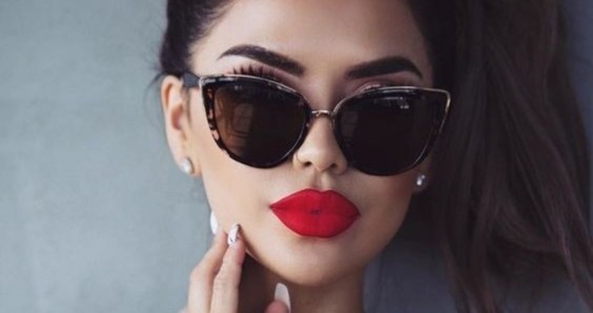 How To Get Pouty Lips Naturally | Fabbon