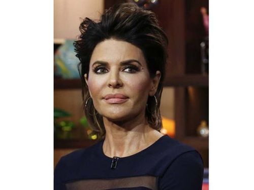 33 Most Popular Lisa Rinna Hairstyles And Hair Colors | Fabbon