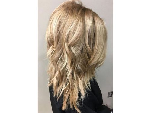 51 Best Layered Haircuts For Women – 2022 Guide! | Fabbon
