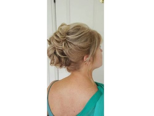 25 Stunning Bride's Mother Hairstyles With Bangs - 2023 | Fabbon