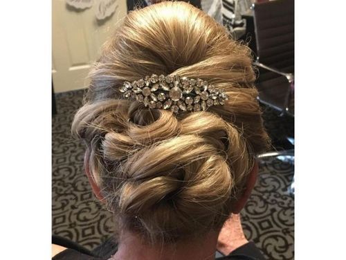 55 Stunning Mother Of The Bride Hairstyles - 2022 | Fabbon