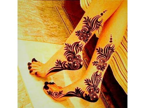 25 Stunning Ankle Mehndi Designs - 2023 | Fabbon