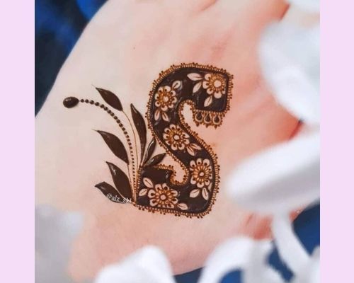 Stylish S Letter Mehndi Designs You Will Love - 2023 (With Images) | Fabbon