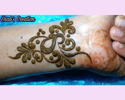Stylish S Letter Mehndi Designs You Will Love - 2023 (With Images) | Fabbon