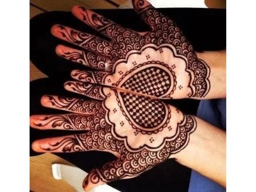 25 Simple And Easy Heart Henna Designs - 2023 | Fabbon