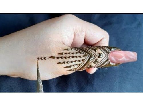 25 Simple And Easy Thumb Mehndi Designs - 2023 | Fabbon