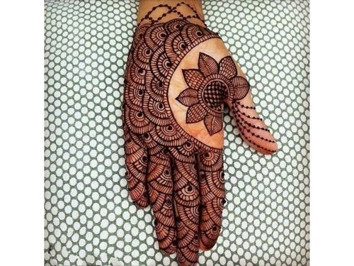51 Simple And Easy Palm Mehndi Design For Brides | Fabbon