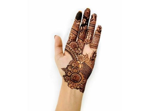 51 Simple And Easy Palm Mehndi Design For Brides | Fabbon