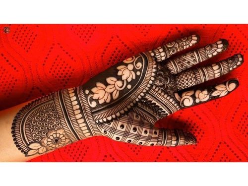 51 Simple And Easy Palm Mehndi Design For Brides | Fabbon