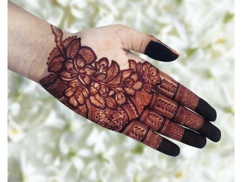 51 Simple And Easy Palm Mehndi Design For Brides | Fabbon