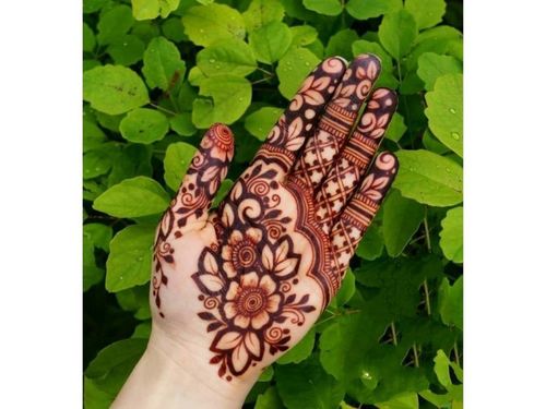 51 Simple And Easy Palm Mehndi Design For Brides | Fabbon