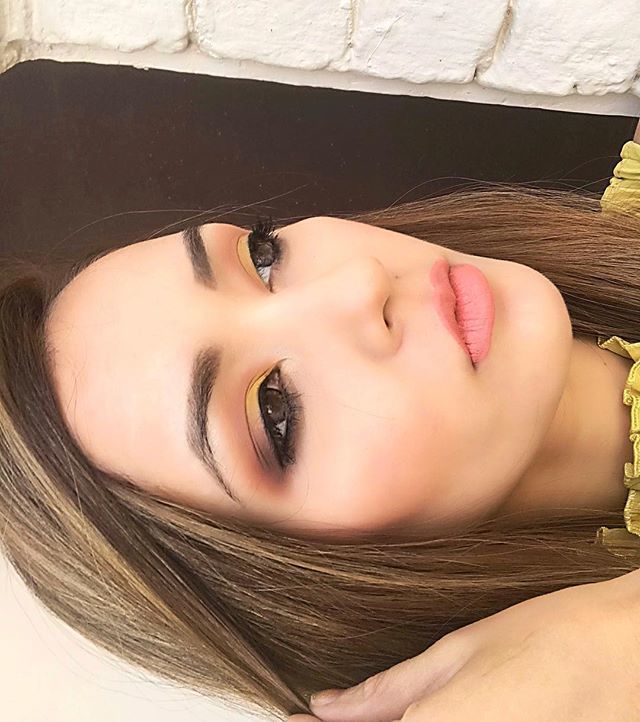 Yellow Gradient Eye Makeup | Fabbon
